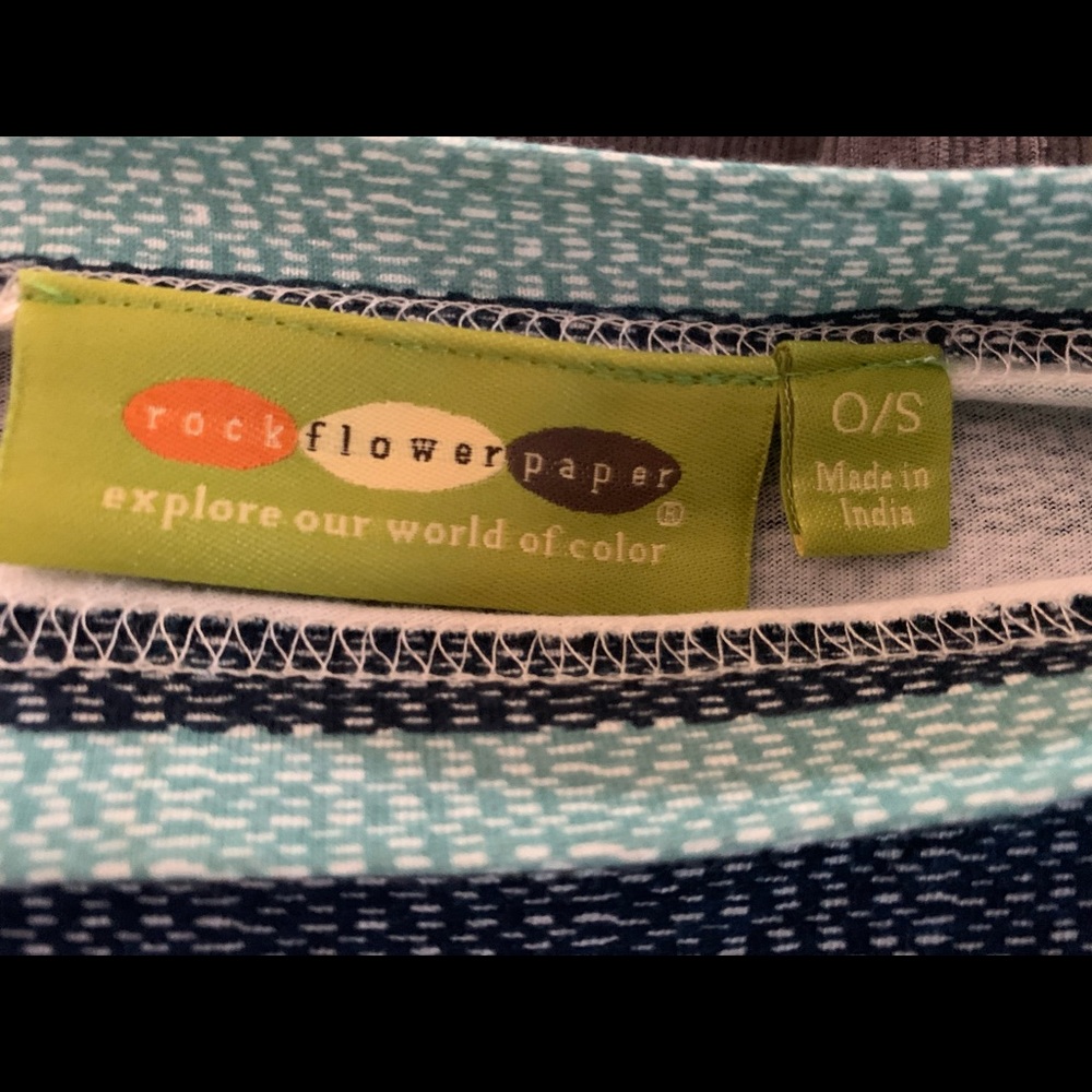 Beautiful Rock Flower Paper Poncho - Gem